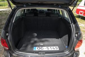 Black Volkswagen Golf 2012 in Grobiņa, with an engine capacity of 1.60 L and mileage of 280 thousand km for 4800 €, photo 13 on AUTOMOTO.COM.LV