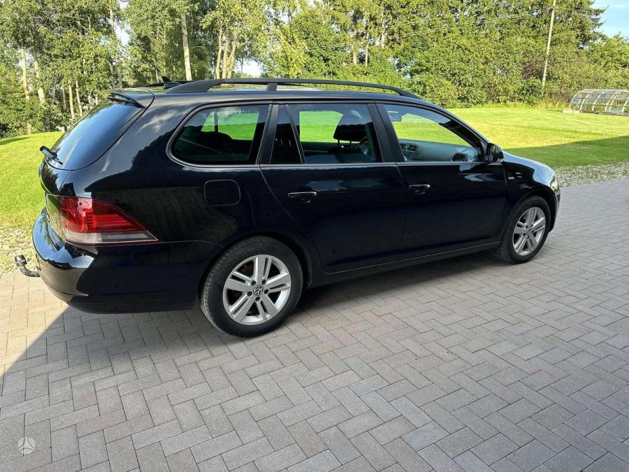 Black Volkswagen Golf 2012 in Telschi, with an engine capacity of 1.97 L and mileage of 324 thousand km for 3300 €, photo 9 on AUTOMOTO.COM.LV