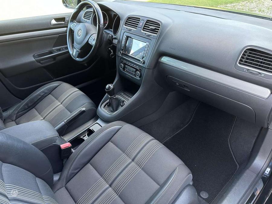 Black Volkswagen Golf 2012 in Telschi, with an engine capacity of 1.97 L and mileage of 324 thousand km for 3300 €, photo 16 on AUTOMOTO.COM.LV