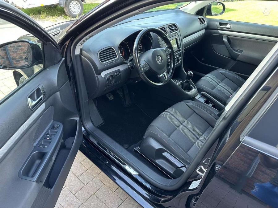 Black Volkswagen Golf 2012 in Telschi, with an engine capacity of 1.97 L and mileage of 324 thousand km for 3300 €, photo 17 on AUTOMOTO.COM.LV