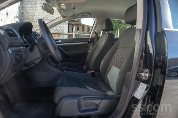 Melns Volkswagen Golf 2012 Liepāja, ar dzinēja tilpumu 1.60 L un nobraukumu 280 tūkst. km par 4800 €, foto 9 vietnē AUTOMOTO.COM.LV