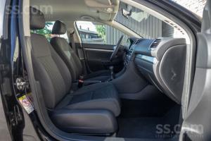 Black Volkswagen Golf 2012 in Liepaja, with an engine capacity of 1.60 L and mileage of 280 thousand km for 4800 €, photo 15 on AUTOMOTO.COM.LV