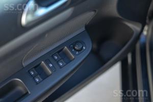 Black Volkswagen Golf 2012 in Liepaja, with an engine capacity of 1.60 L and mileage of 280 thousand km for 4800 €, photo 19 on AUTOMOTO.COM.LV