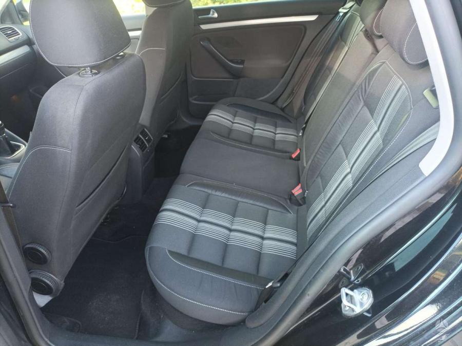 Melns Volkswagen Golf 2012 Viļņa, ar dzinēja tilpumu 1.97 L un nobraukumu 222 tūkst. km par 4990 €, foto 23 vietnē AUTOMOTO.COM.LV