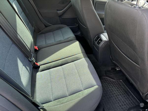 Black Volkswagen Golf 2012 in Siauliai, with an engine capacity of 1.20 L and mileage of 231 thousand km for 4000 €, photo 8 on AUTOMOTO.COM.LV