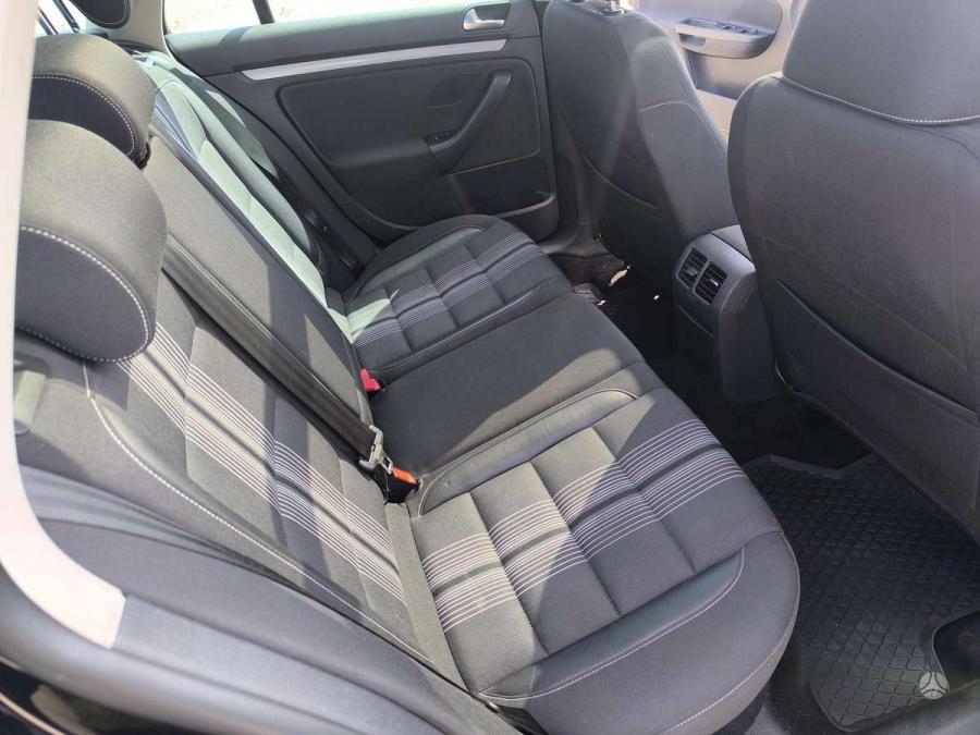 Melns Volkswagen Golf 2012 Marijampole, ar dzinēja tilpumu 1.60 L un nobraukumu 206 tūkst. km par 4197 €, foto 10 vietnē AUTOMOTO.COM.LV