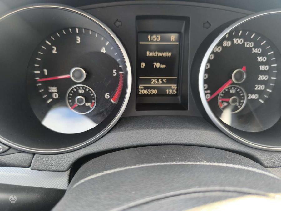 Melns Volkswagen Golf 2012 Marijampole, ar dzinēja tilpumu 1.60 L un nobraukumu 206 tūkst. km par 4197 €, foto 14 vietnē AUTOMOTO.COM.LV