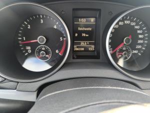 Black Volkswagen Golf 2012 in Marijampole, with an engine capacity of 1.60 L and mileage of 206 thousand km for 4250 €, photo 14 on AUTOMOTO.COM.LV