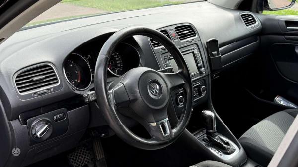 Volkswagen Golf 2012 Viļņa vietnē Melns Volkswagen Golf 2012 Viļņa, ar dzinēja tilpumu 1.60 L un nobraukumu 320 tūkst. km par 2650 €, foto 10 vietnē AUTOMOTO.COM.LV