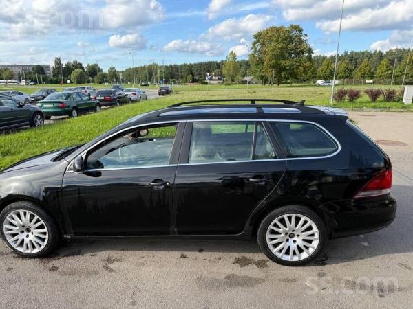 Melns Volkswagen Golf 2012 Rīga, ar dzinēja tilpumu 1.60 L un nobraukumu 350 tūkst. km par 2500 €, foto 3 vietnē AUTOMOTO.COM.LV