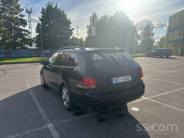 Melns Volkswagen Golf 2012 Cēsis, ar dzinēja tilpumu 1.60 L un nobraukumu 325 tūkst. km par 3100 €, foto 3 vietnē AUTOMOTO.COM.LV