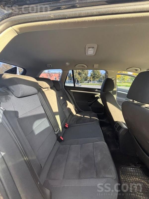 Melns Volkswagen Golf 2012 Cēsis, ar dzinēja tilpumu 1.60 L un nobraukumu 325 tūkst. km par 3100 €, foto 5 vietnē AUTOMOTO.COM.LV