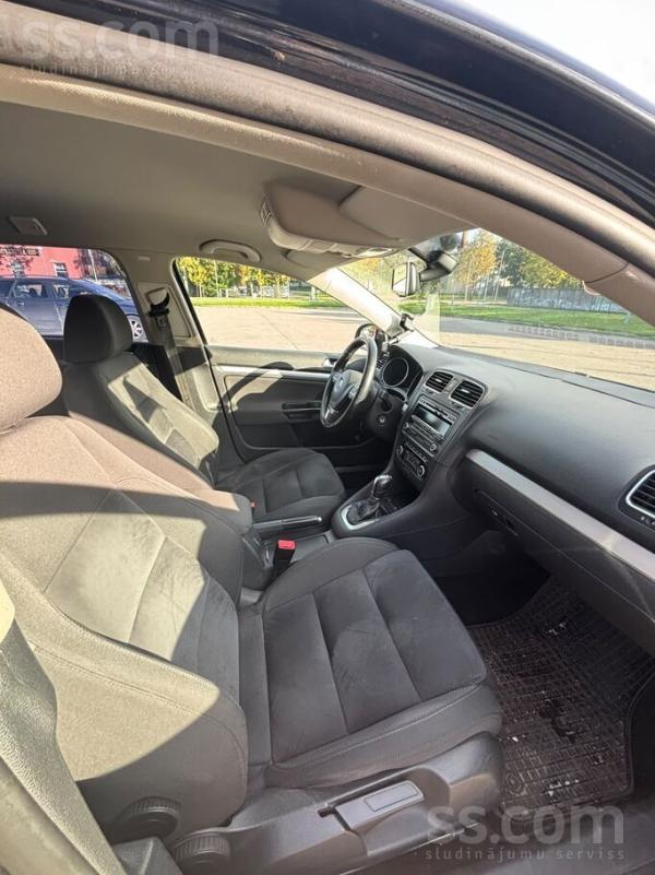 Melns Volkswagen Golf 2012 Cēsis, ar dzinēja tilpumu 1.60 L un nobraukumu 325 tūkst. km par 3100 €, foto 11 vietnē AUTOMOTO.COM.LV
