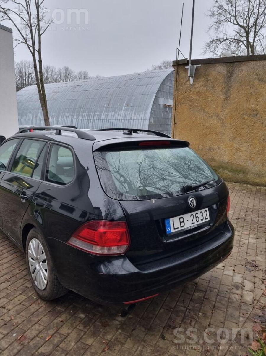 Melns Volkswagen Golf 2013 Rīga, ar dzinēja tilpumu 1.90 L un nobraukumu 253 tūkst. km par 2500 €, foto 2 vietnē AUTOMOTO.COM.LV