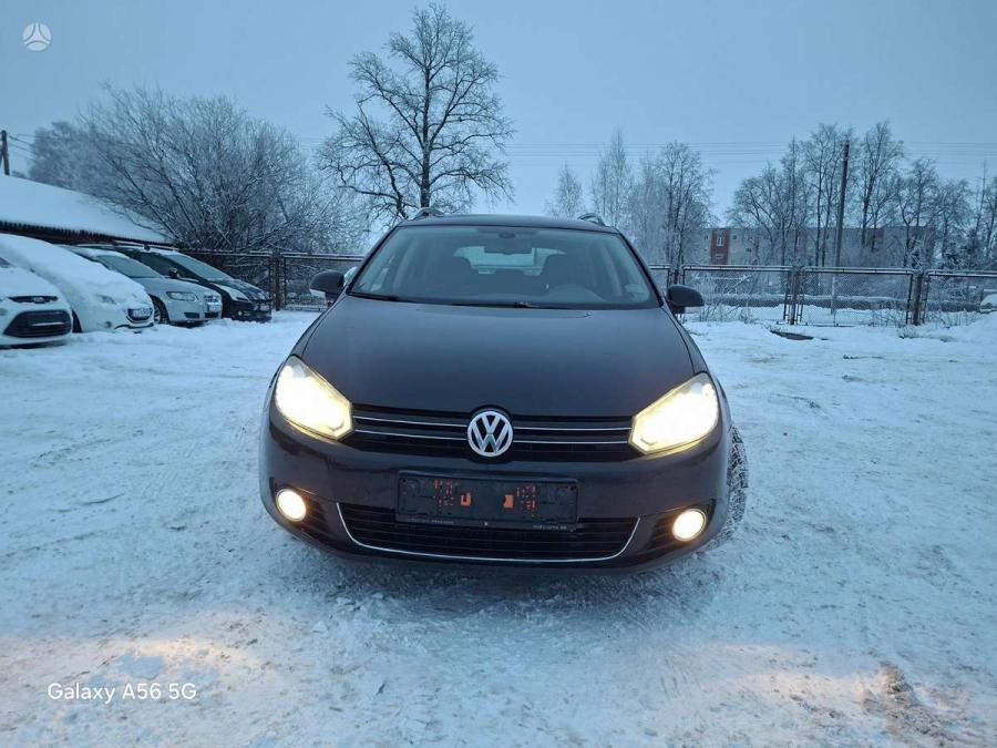 Black Volkswagen Golf 2013 in Pasvalys, with an engine capacity of 1.60 L and mileage of 233 thousand km for 3700 €, photo 1 on AUTOMOTO.COM.LV