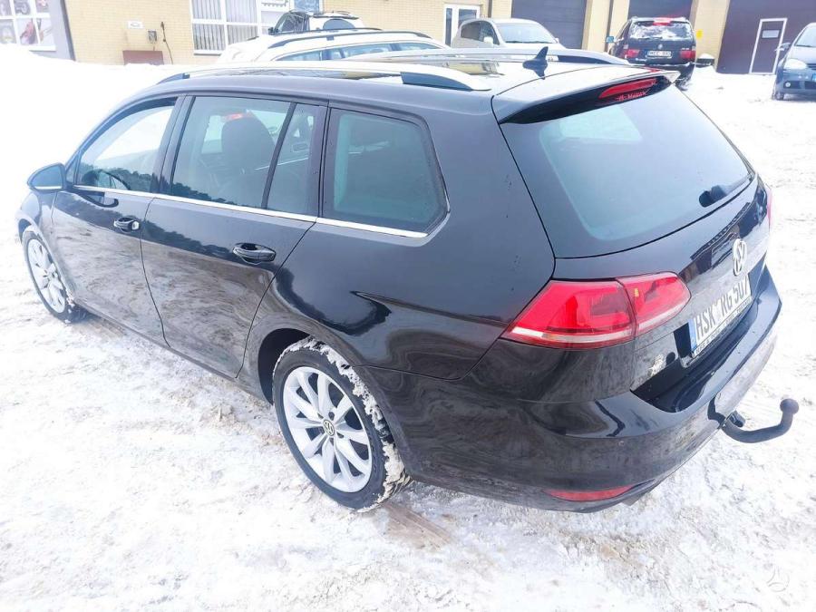 Black Volkswagen Golf 2013 in Utena, with an engine capacity of 1.97 L and mileage of 325 thousand km for 6500 €, photo 4 on AUTOMOTO.COM.LV