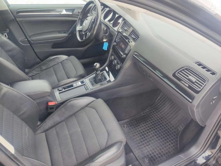 Black Volkswagen Golf 2013 in Utena, with an engine capacity of 1.97 L and mileage of 325 thousand km for 6500 €, photo 11 on AUTOMOTO.COM.LV