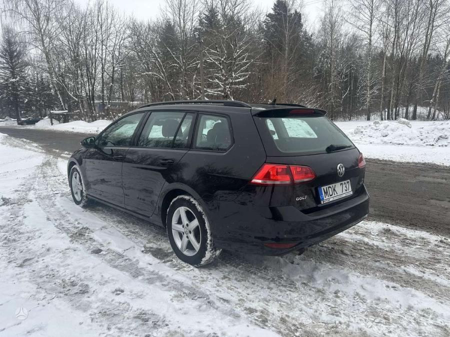 Melns Volkswagen Golf 2013 Viļņa, ar dzinēja tilpumu 1.60 L un nobraukumu 255 tūkst. km par 6500 €, foto 3 vietnē AUTOMOTO.COM.LV
