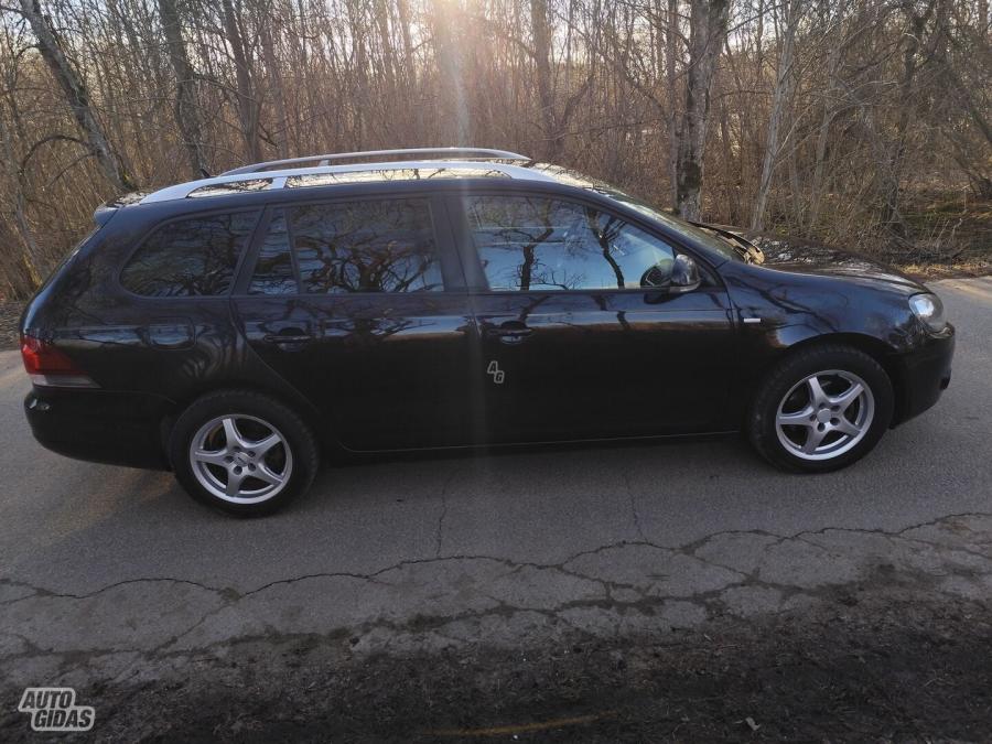 Black Volkswagen Golf 2013 in Telschi, with an engine capacity of 1.60 L and mileage of 300 thousand km for 3150 €, photo 4 on AUTOMOTO.COM.LV