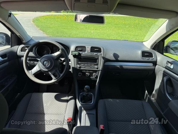 Melns Volkswagen Golf 2013 Tallina, ar dzinēja tilpumu 1.40 L un nobraukumu 234 tūkst. km par 3200 €, foto 4 vietnē AUTOMOTO.COM.LV