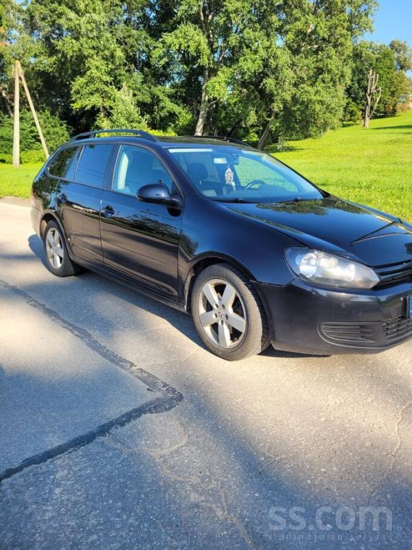 Melns Volkswagen Golf 2013 Tukums, ar dzinēja tilpumu 1.60 L un nobraukumu 300 tūkst. km par 3750 €, foto 3 vietnē AUTOMOTO.COM.LV