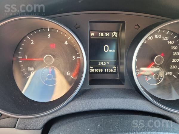Melns Volkswagen Golf 2013 Tukums, ar dzinēja tilpumu 1.60 L un nobraukumu 300 tūkst. km par 3750 €, foto 6 vietnē AUTOMOTO.COM.LV