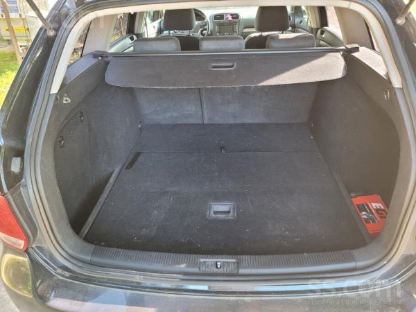 Melns Volkswagen Golf 2013 Tukums, ar dzinēja tilpumu 1.60 L un nobraukumu 300 tūkst. km par 3750 €, foto 10 vietnē AUTOMOTO.COM.LV