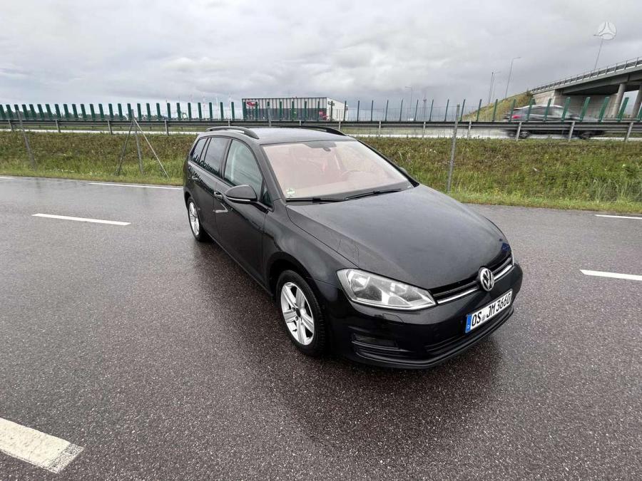 Black Volkswagen Golf 2013 in Kaunas, with an engine capacity of 1.60 L and mileage of 334 thousand km for 5700 €, photo 1 on AUTOMOTO.COM.LV