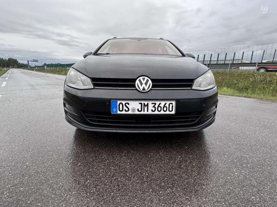 Black Volkswagen Golf 2013 in Kaunas, with an engine capacity of 1.60 L and mileage of 334 thousand km for 5700 €, photo 4 on AUTOMOTO.COM.LV