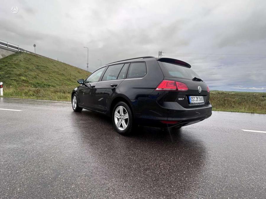 Black Volkswagen Golf 2013 in Kaunas, with an engine capacity of 1.60 L and mileage of 334 thousand km for 5700 €, photo 9 on AUTOMOTO.COM.LV