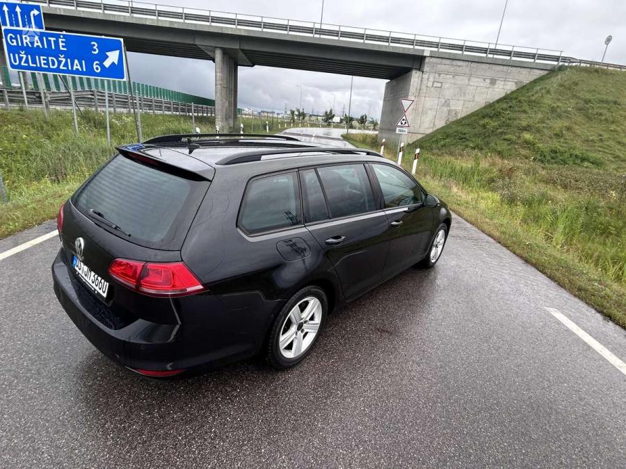 Black Volkswagen Golf 2013 in Kaunas, with an engine capacity of 1.60 L and mileage of 334 thousand km for 5700 €, photo 12 on AUTOMOTO.COM.LV