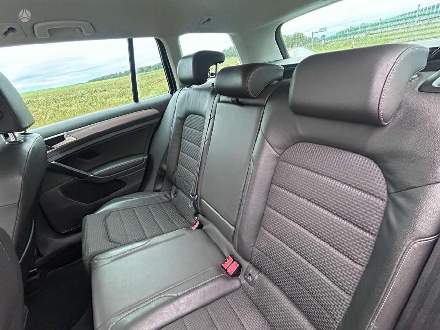 Black Volkswagen Golf 2013 in Kaunas, with an engine capacity of 1.60 L and mileage of 334 thousand km for 5700 €, photo 17 on AUTOMOTO.COM.LV
