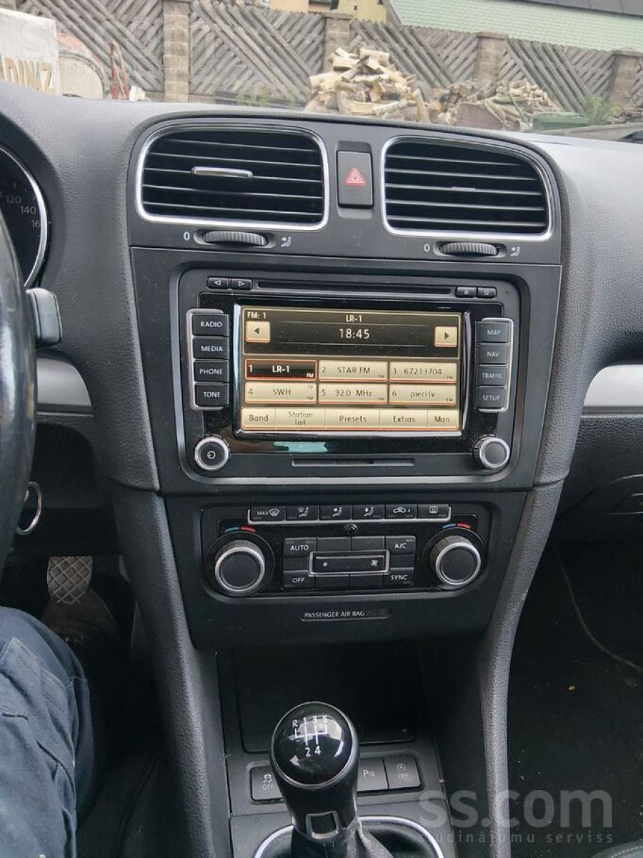 Melns Volkswagen Golf 2013 Rīga, ar dzinēja tilpumu 1.60 L un nobraukumu 311 tūkst. km par 2500 €, foto 6 vietnē AUTOMOTO.COM.LV