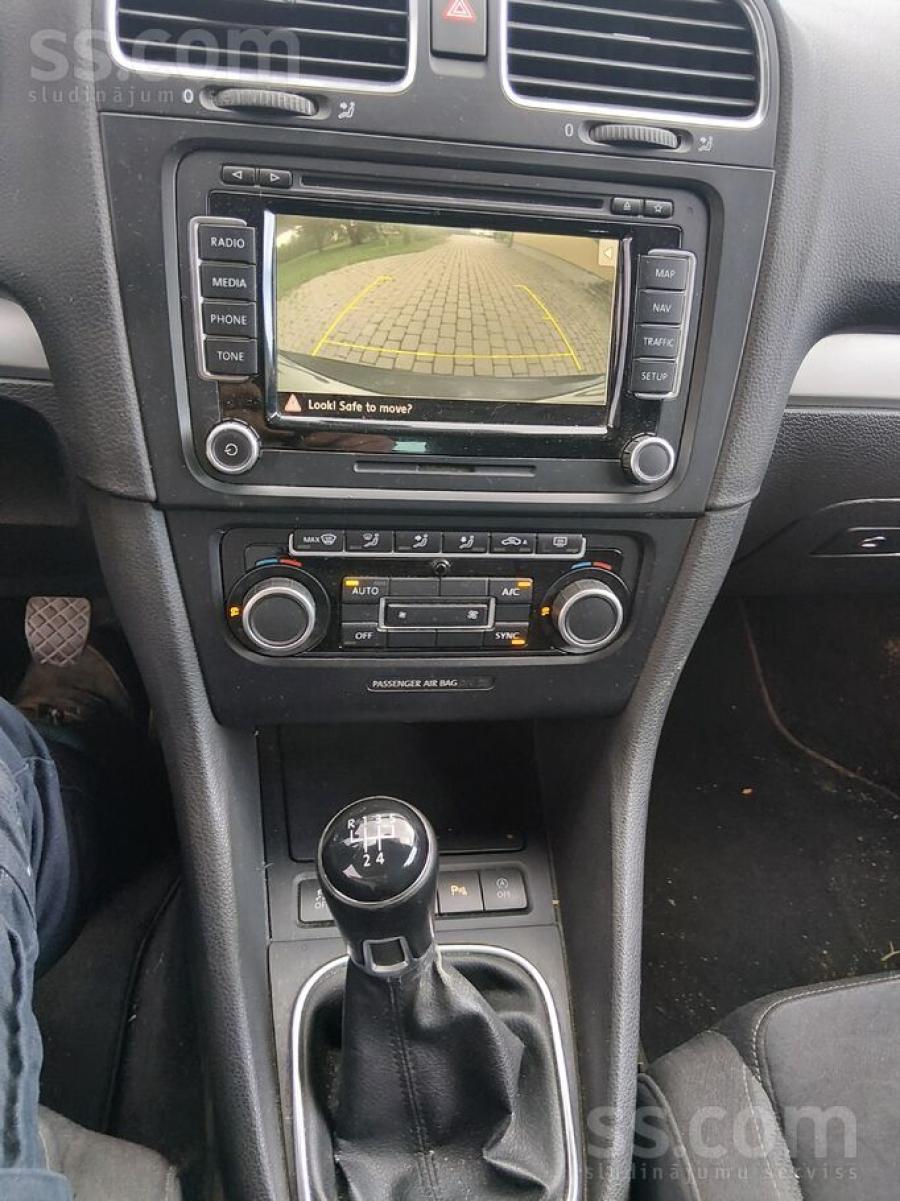 Melns Volkswagen Golf 2013 Rīga, ar dzinēja tilpumu 1.60 L un nobraukumu 311 tūkst. km par 2500 €, foto 8 vietnē AUTOMOTO.COM.LV