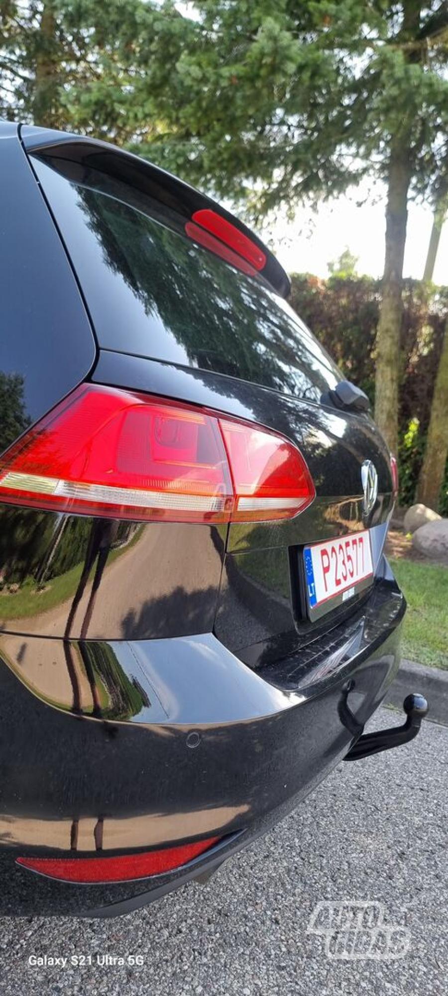 Black Volkswagen Golf 2013 in Kedainiai, with an engine capacity of 1.60 L and mileage of 286 thousand km for 5999 €, photo 13 on AUTOMOTO.COM.LV