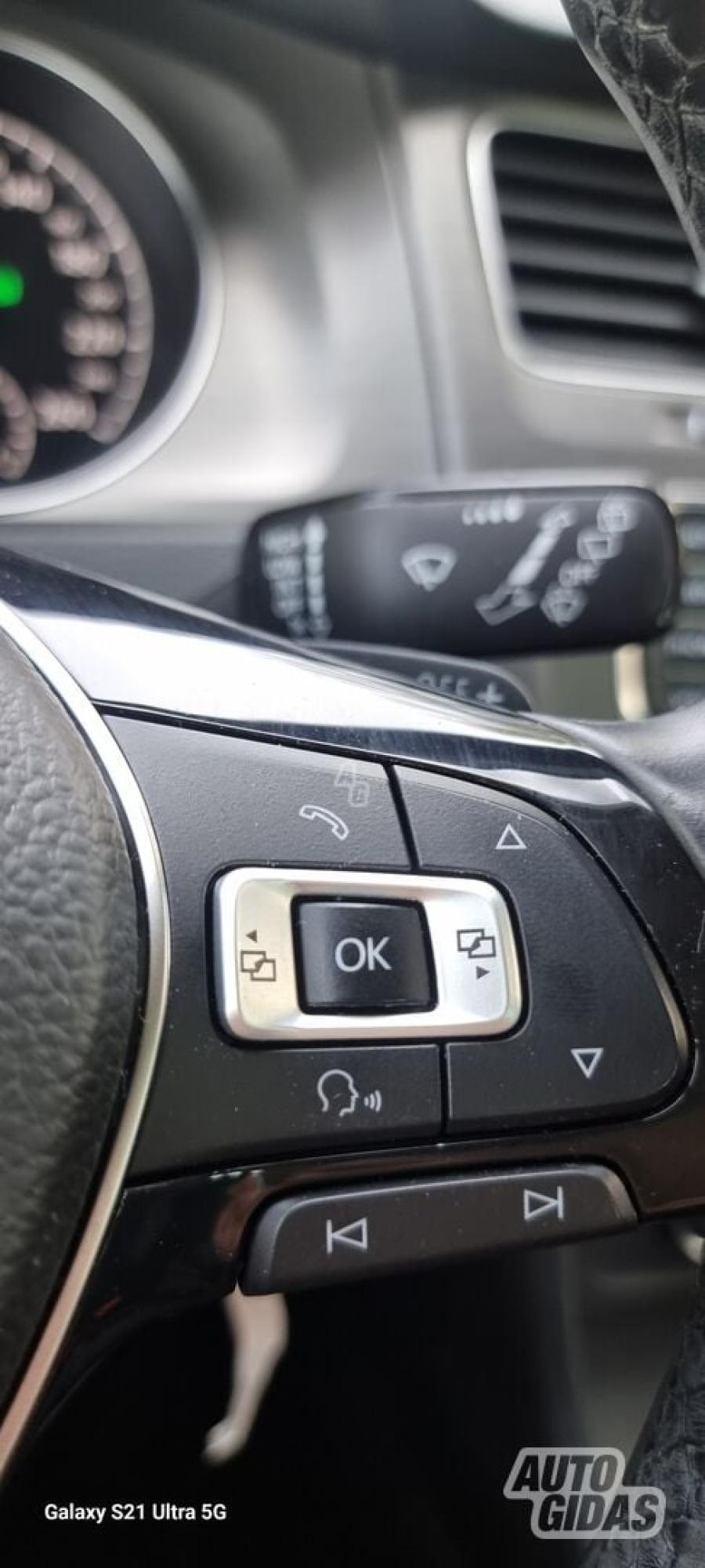 Black Volkswagen Golf 2013 in Kedainiai, with an engine capacity of 1.60 L and mileage of 286 thousand km for 5999 €, photo 15 on AUTOMOTO.COM.LV
