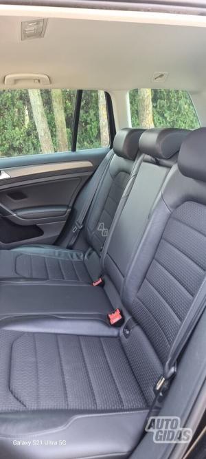 Black Volkswagen Golf 2013 in Kedainiai, with an engine capacity of 1.60 L and mileage of 286 thousand km for 5999 €, photo 29 on AUTOMOTO.COM.LV