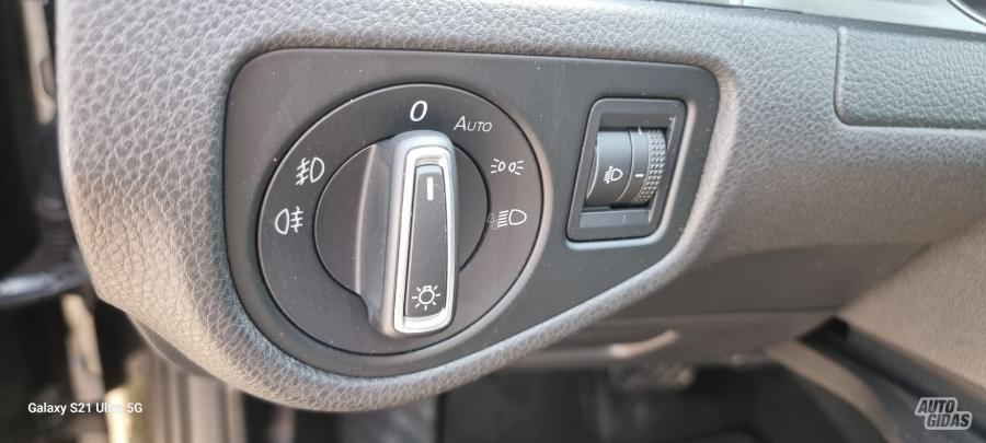Black Volkswagen Golf 2013 in Kedainiai, with an engine capacity of 1.60 L and mileage of 286 thousand km for 5999 €, photo 20 on AUTOMOTO.COM.LV