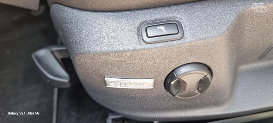 Black Volkswagen Golf 2013 in Kedainiai, with an engine capacity of 1.60 L and mileage of 286 thousand km for 5999 €, photo 23 on AUTOMOTO.COM.LV