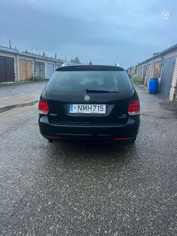 Melns Volkswagen Golf 2013 Panevēža, ar dzinēja tilpumu 1.60 L un nobraukumu 233 tūkst. km par 3000 €, foto 4 vietnē AUTOMOTO.COM.LV