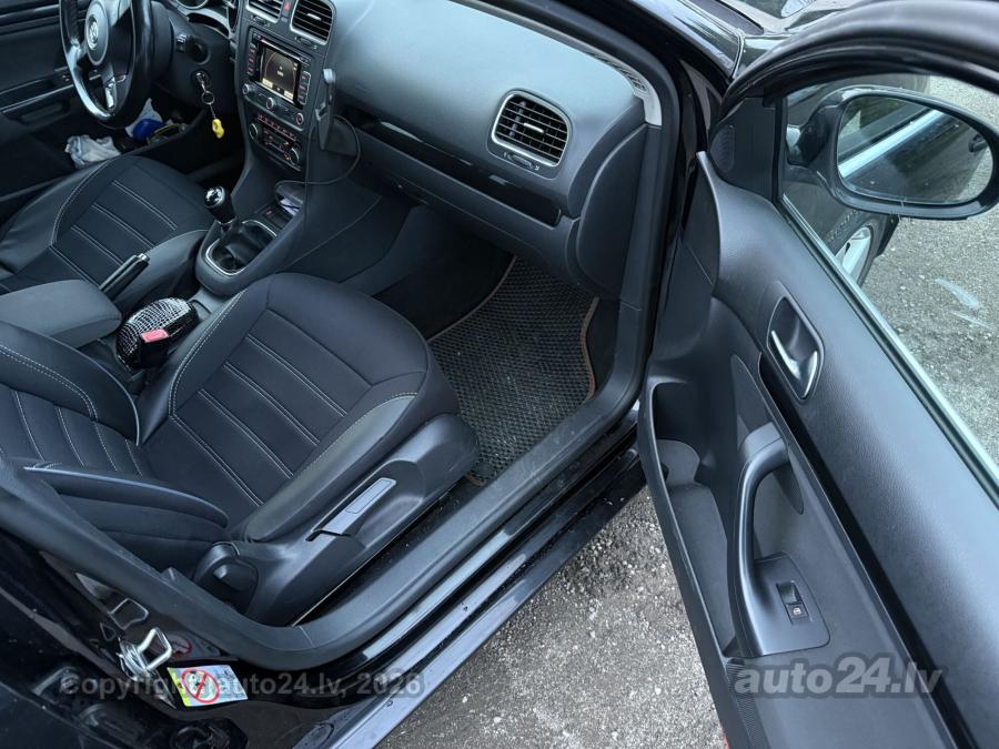 Melns Volkswagen Golf 2013 Tallina, ar dzinēja tilpumu 1.60 L un nobraukumu 232 tūkst. km par 5000 €, foto 15 vietnē AUTOMOTO.COM.LV