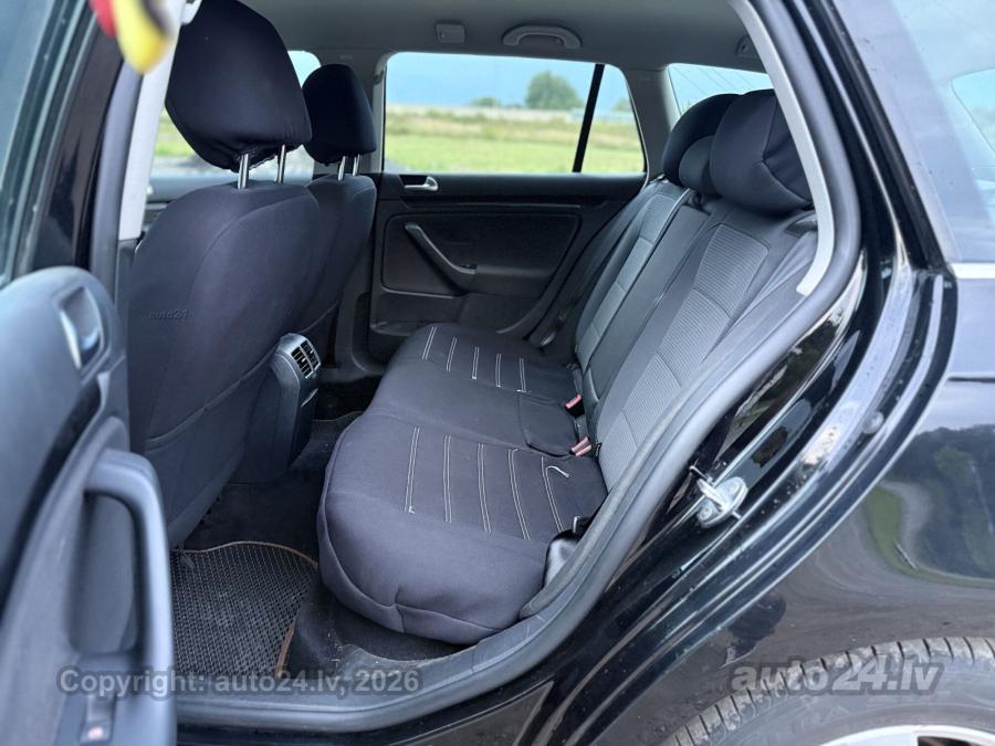 Melns Volkswagen Golf 2013 Tallina, ar dzinēja tilpumu 1.60 L un nobraukumu 232 tūkst. km par 5000 €, foto 17 vietnē AUTOMOTO.COM.LV