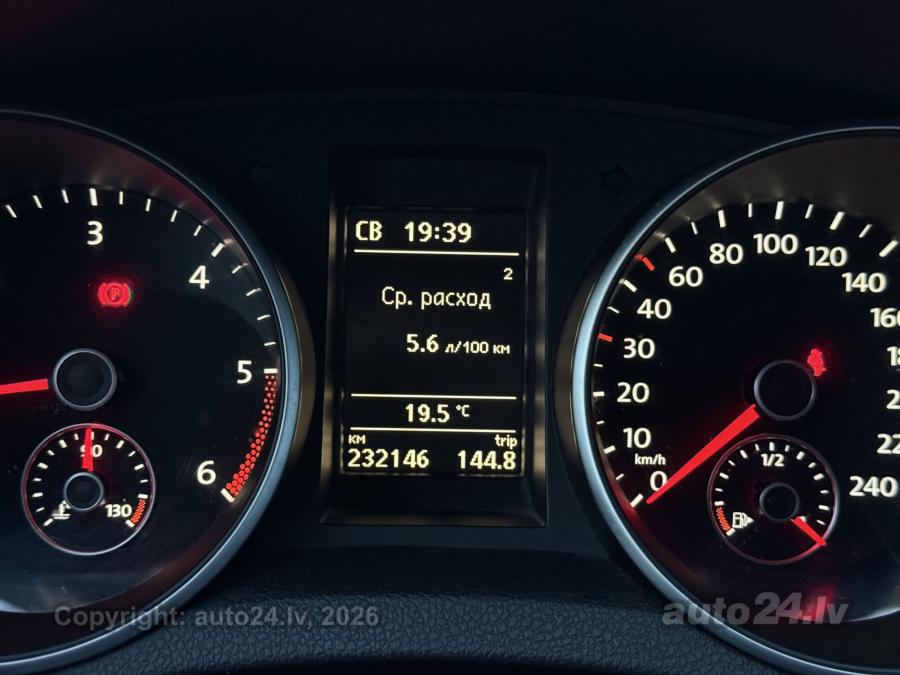 Melns Volkswagen Golf 2013 Tallina, ar dzinēja tilpumu 1.60 L un nobraukumu 232 tūkst. km par 5000 €, foto 21 vietnē AUTOMOTO.COM.LV