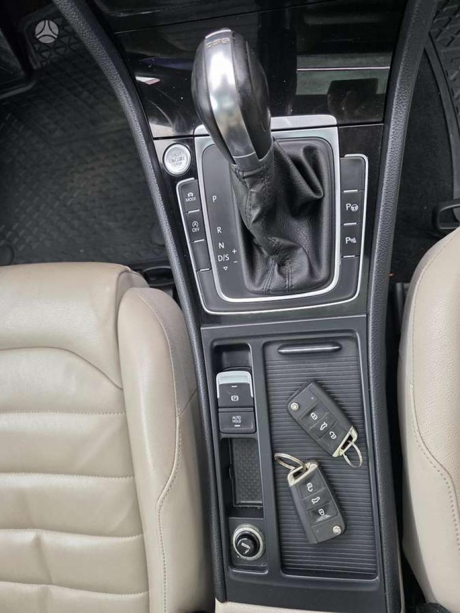 Melns Volkswagen Golf 2013 Kauņa, ar dzinēja tilpumu 1.97 L un nobraukumu 222 tūkst. km par 6900 €, foto 24 vietnē AUTOMOTO.COM.LV