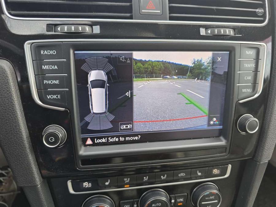 Melns Volkswagen Golf 2013 Kauņa, ar dzinēja tilpumu 1.97 L un nobraukumu 222 tūkst. km par 6900 €, foto 25 vietnē AUTOMOTO.COM.LV
