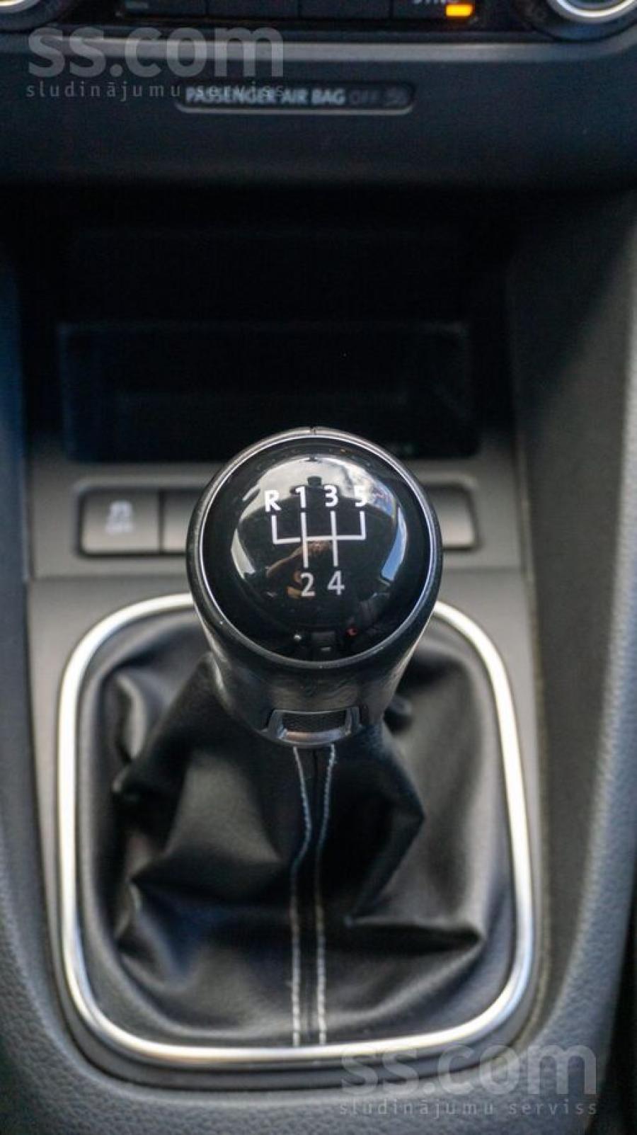 Melns Volkswagen Golf 2013 Rīga, ar dzinēja tilpumu 1.60 L un nobraukumu 263 tūkst. km par 2990 €, foto 15 vietnē AUTOMOTO.COM.LV