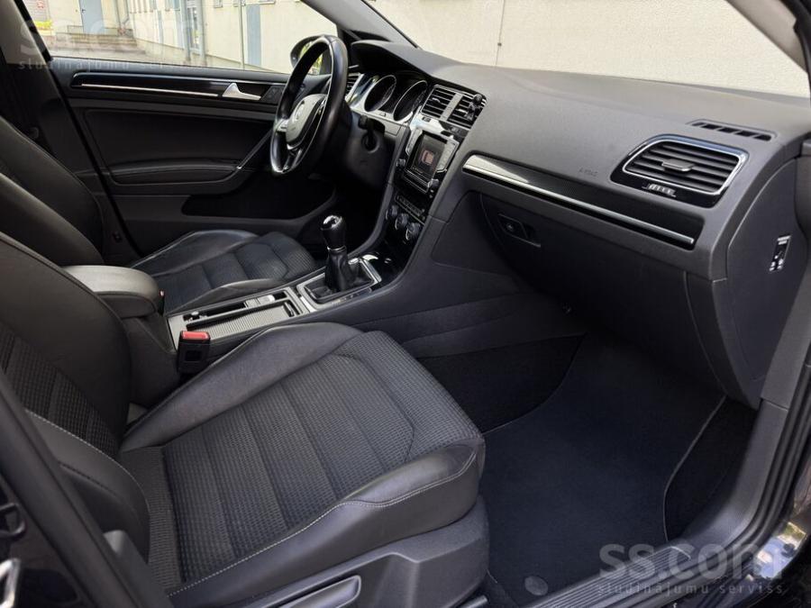 Black Volkswagen Golf 2014 in Jelgava, with an engine capacity of 2.00 L and mileage of 400 thousand km for 3950 €, photo 13 on AUTOMOTO.COM.LV