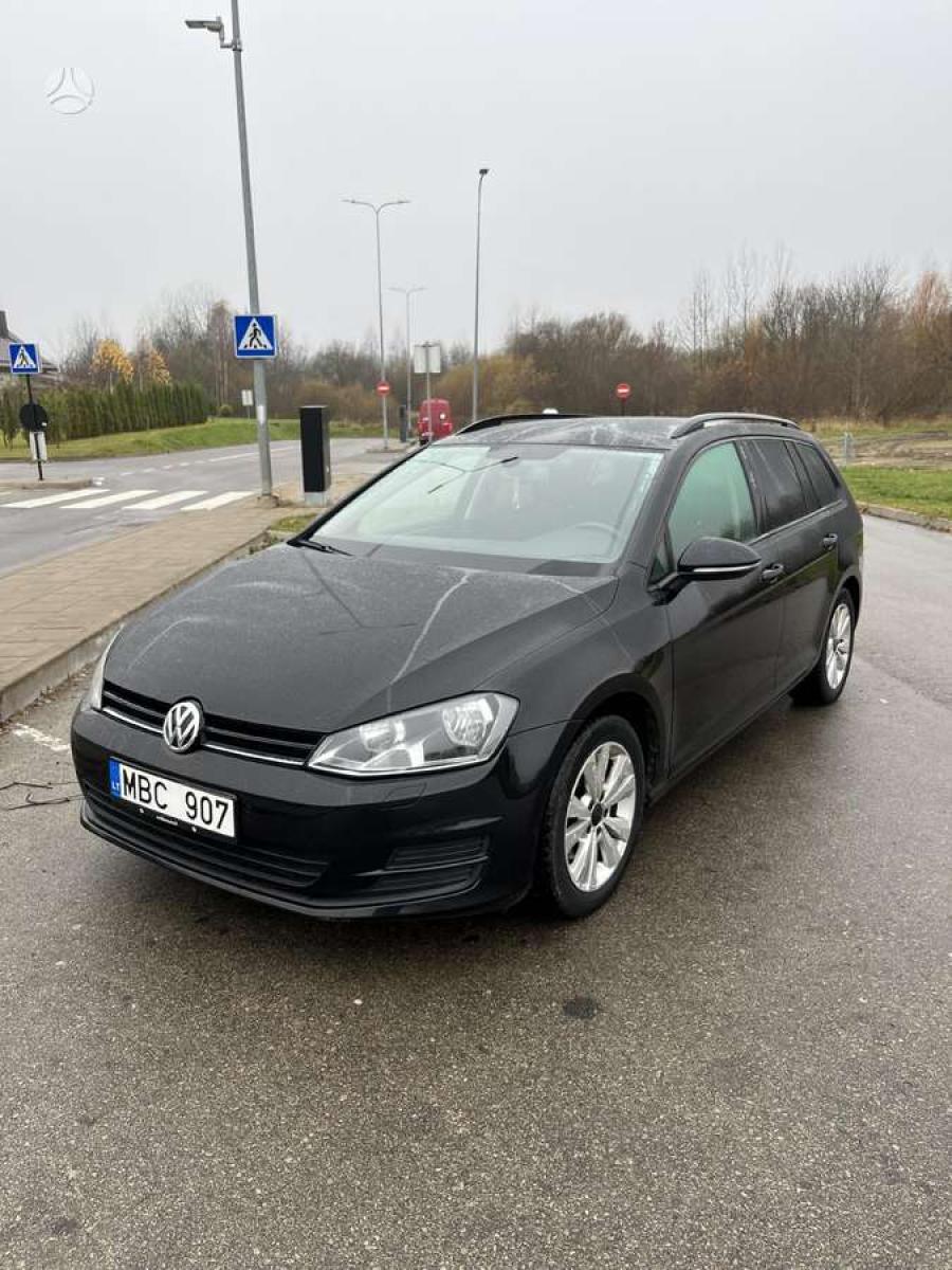 Black Volkswagen Golf 2014 in Vilnius, with an engine capacity of 1.60 L and mileage of 305 thousand km for 4600 €, photo 1 on AUTOMOTO.COM.LV