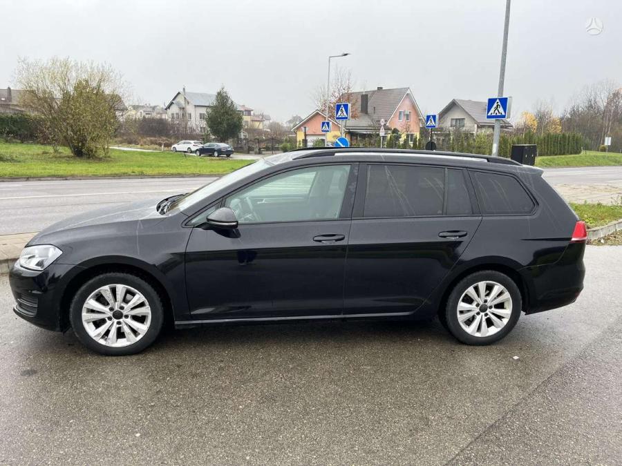 Black Volkswagen Golf 2014 in Vilnius, with an engine capacity of 1.60 L and mileage of 305 thousand km for 4600 €, photo 3 on AUTOMOTO.COM.LV