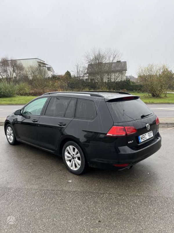 Melns Volkswagen Golf 2014 Viļņa, ar dzinēja tilpumu 1.60 L un nobraukumu 305 tūkst. km par 4600 €, foto 7 vietnē AUTOMOTO.COM.LV